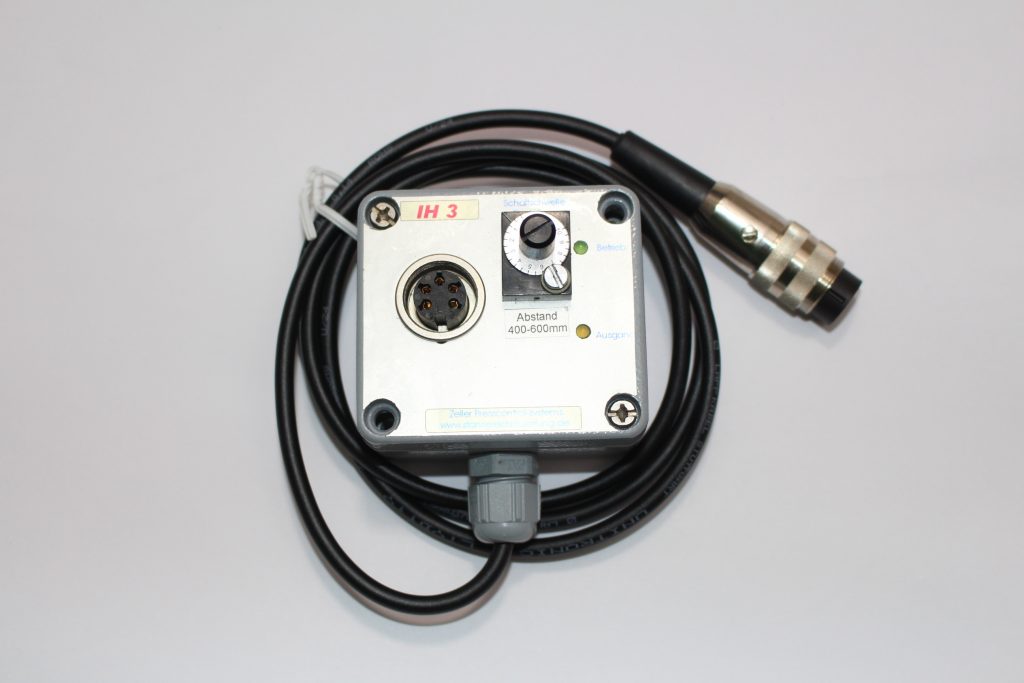 Induktiver Initiator M8-CAB 1,5mm PNP Schliesser - Zeller-Presscontrol ...